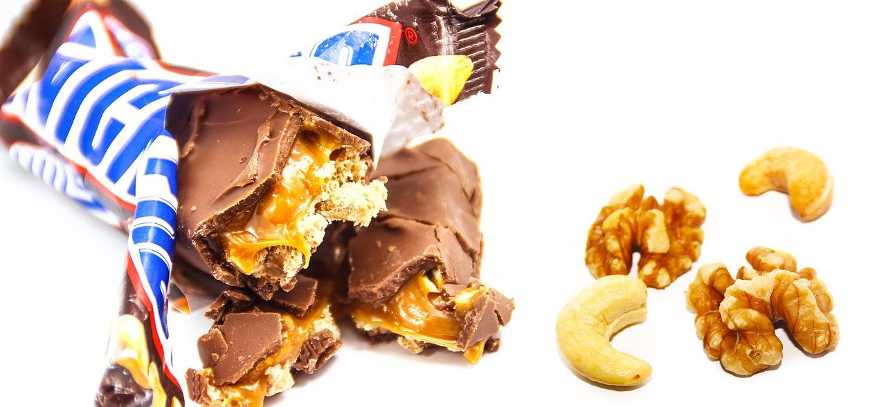 Ile kcal ma snickers? | snickers kcal - Kalorynka.pl - Dieta ...